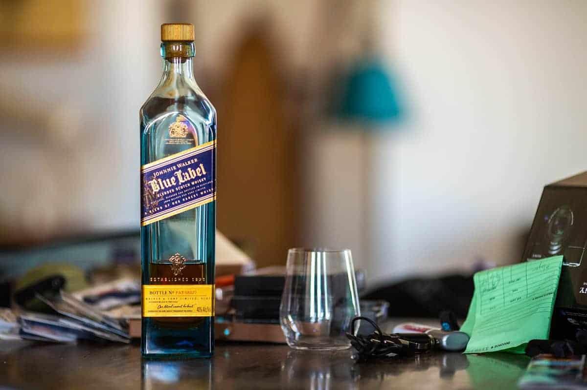 Johnnie Walker Blue Vs Black - Bar and Drink